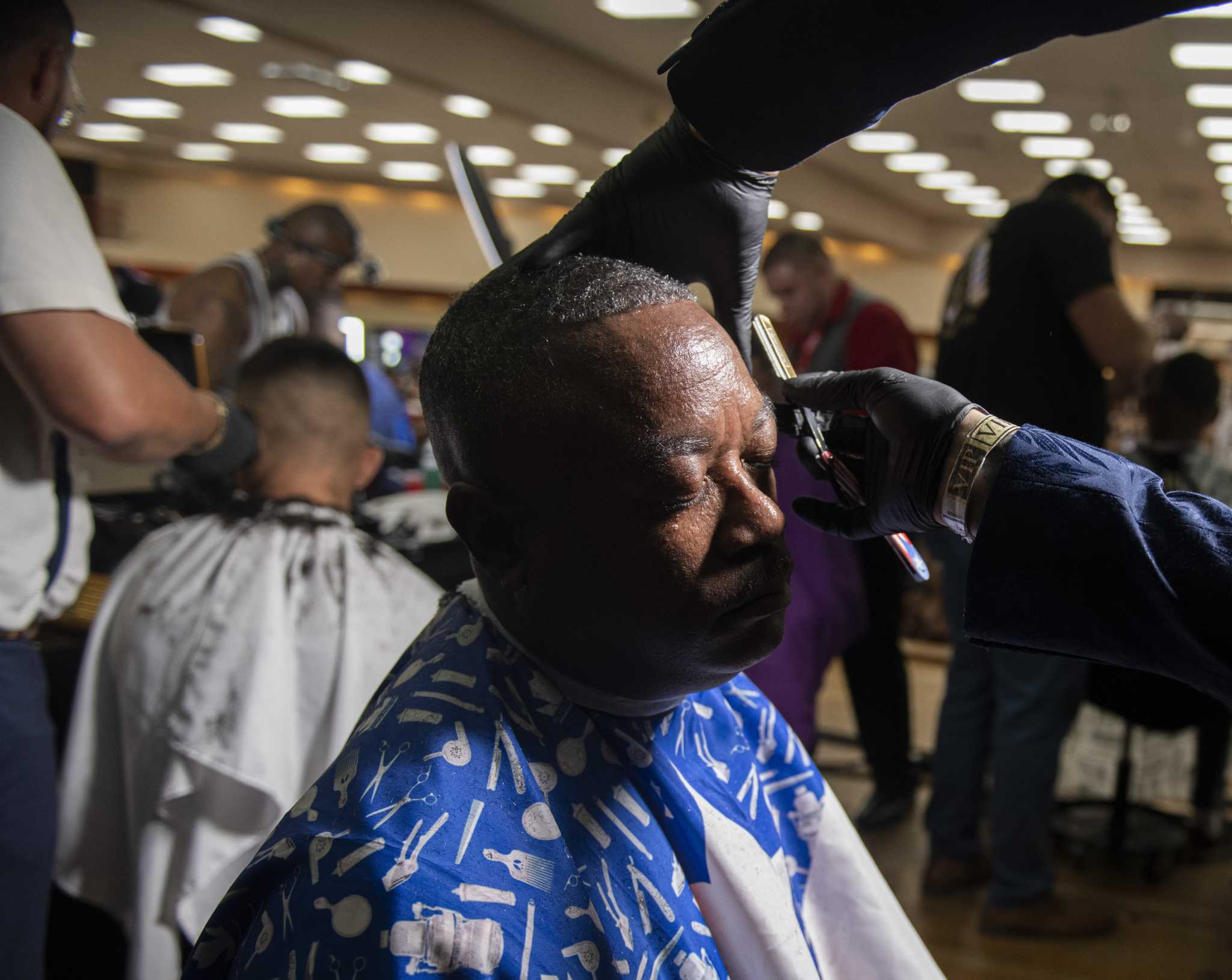 Barbers cut a niche at San Antonio expo