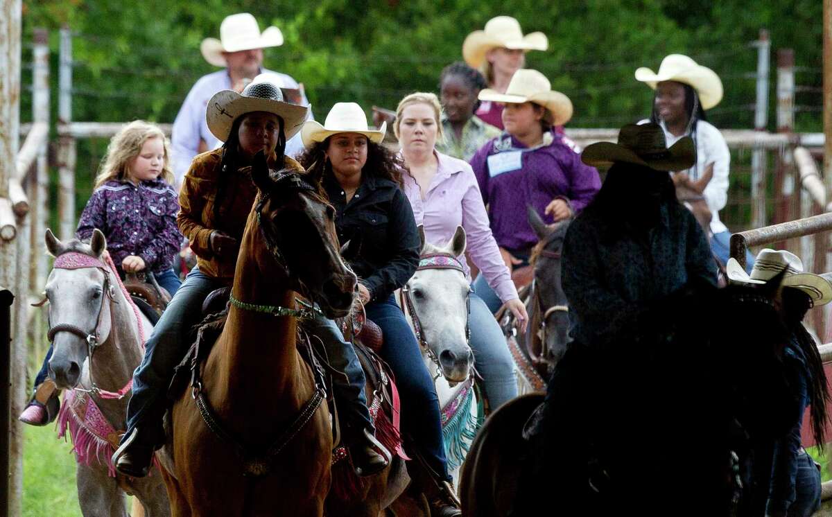 Riders tip hats to inaugural All Girls Rodeo in New Caney