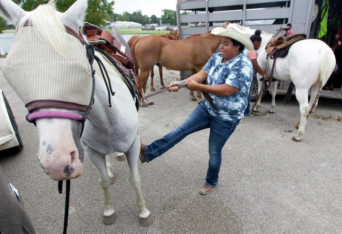 Riders tip hats to inaugural All Girls Rodeo in New Caney