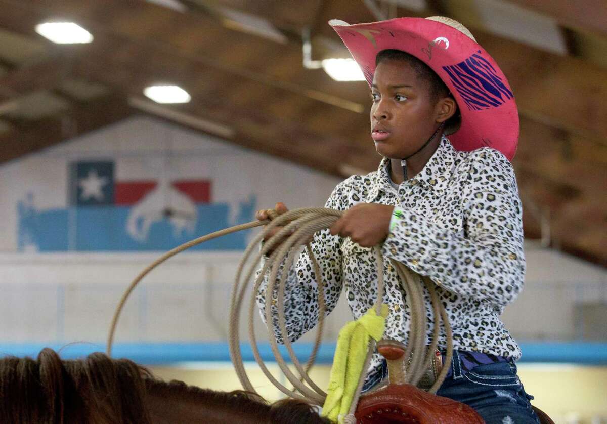 Riders tip hats to inaugural All Girls Rodeo in New Caney