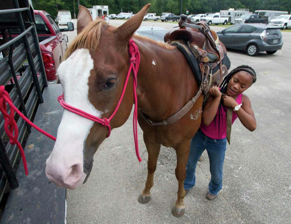 Riders tip hats to inaugural All Girls Rodeo in New Caney