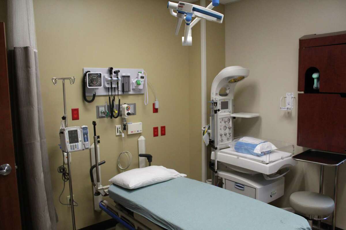 Chamber holds ribbon cutting for new Cleveland emergency room