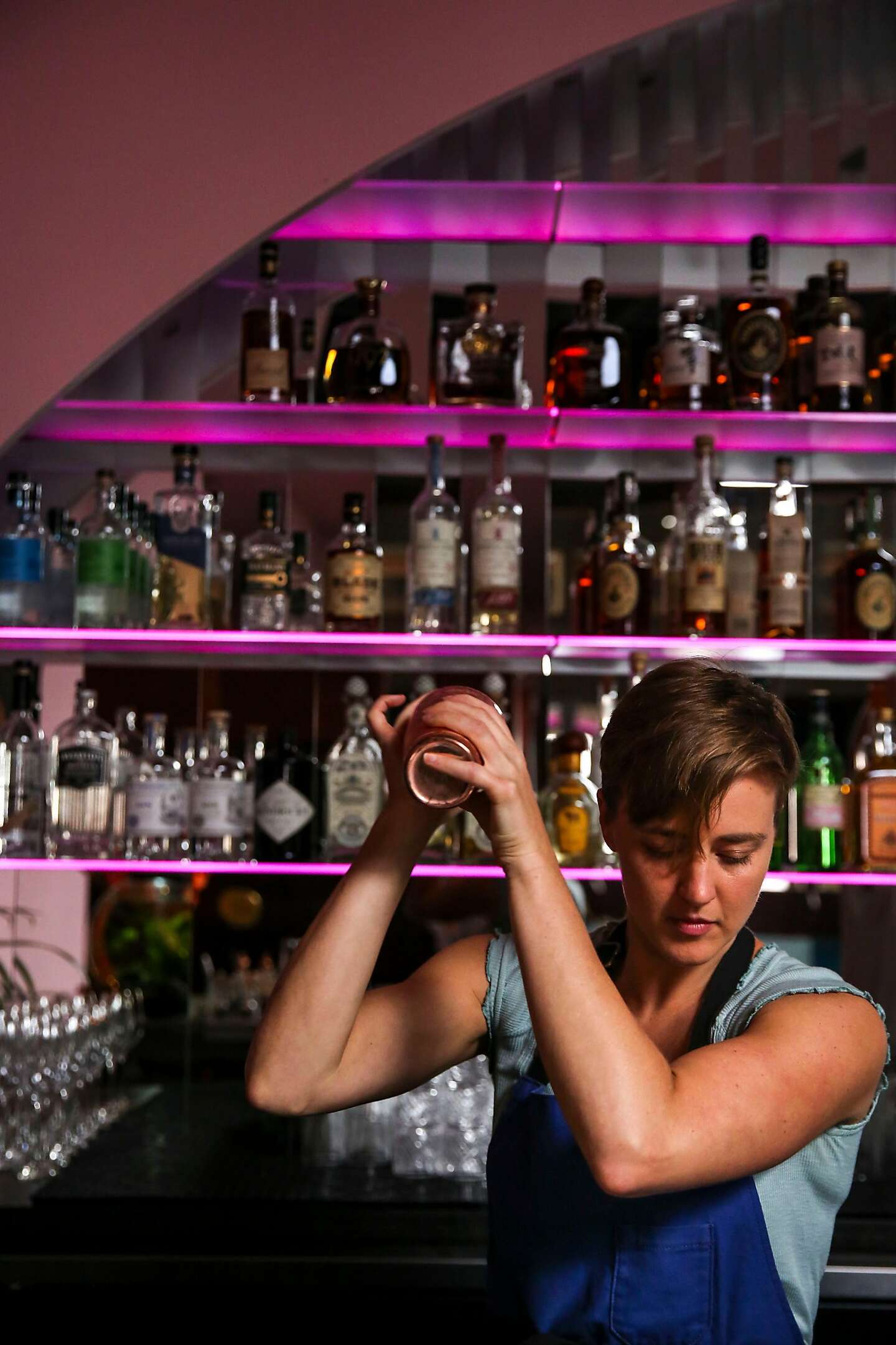 Chronicle critics review Moongate Lounge, the bar above Mister Jiu's in ...