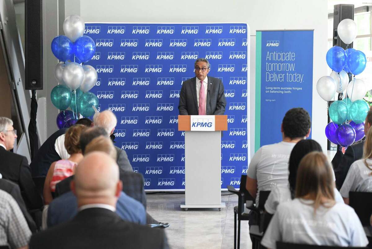 Lamont visit touts new KPMG Stamford offices