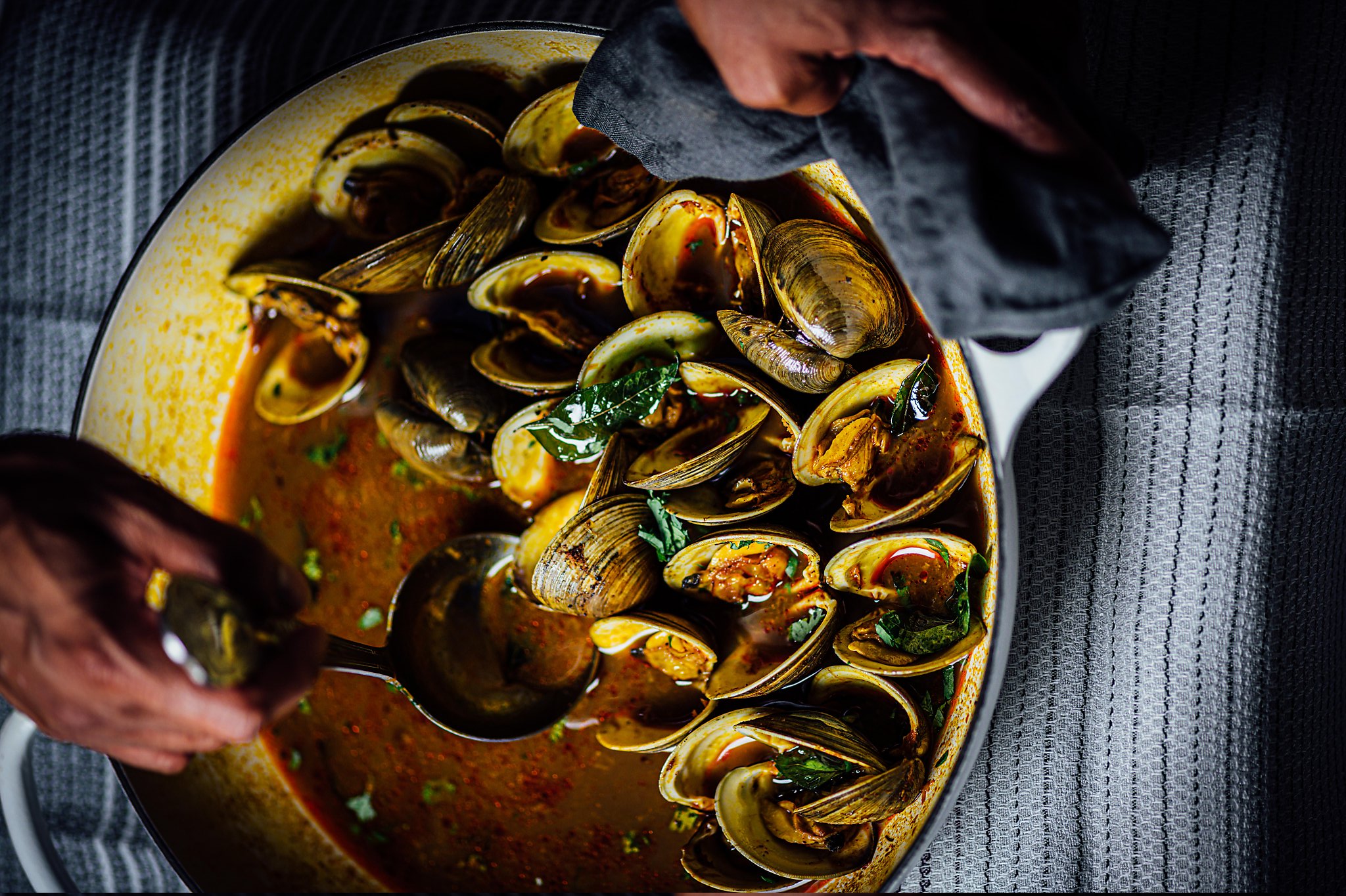 A Brown Kitchen: Clams in Curry Leaf Tomato Broth