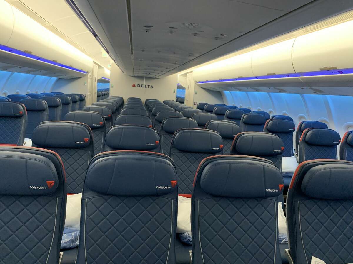 Delta's newest jet is set for West Coast routes [PHOTOS]