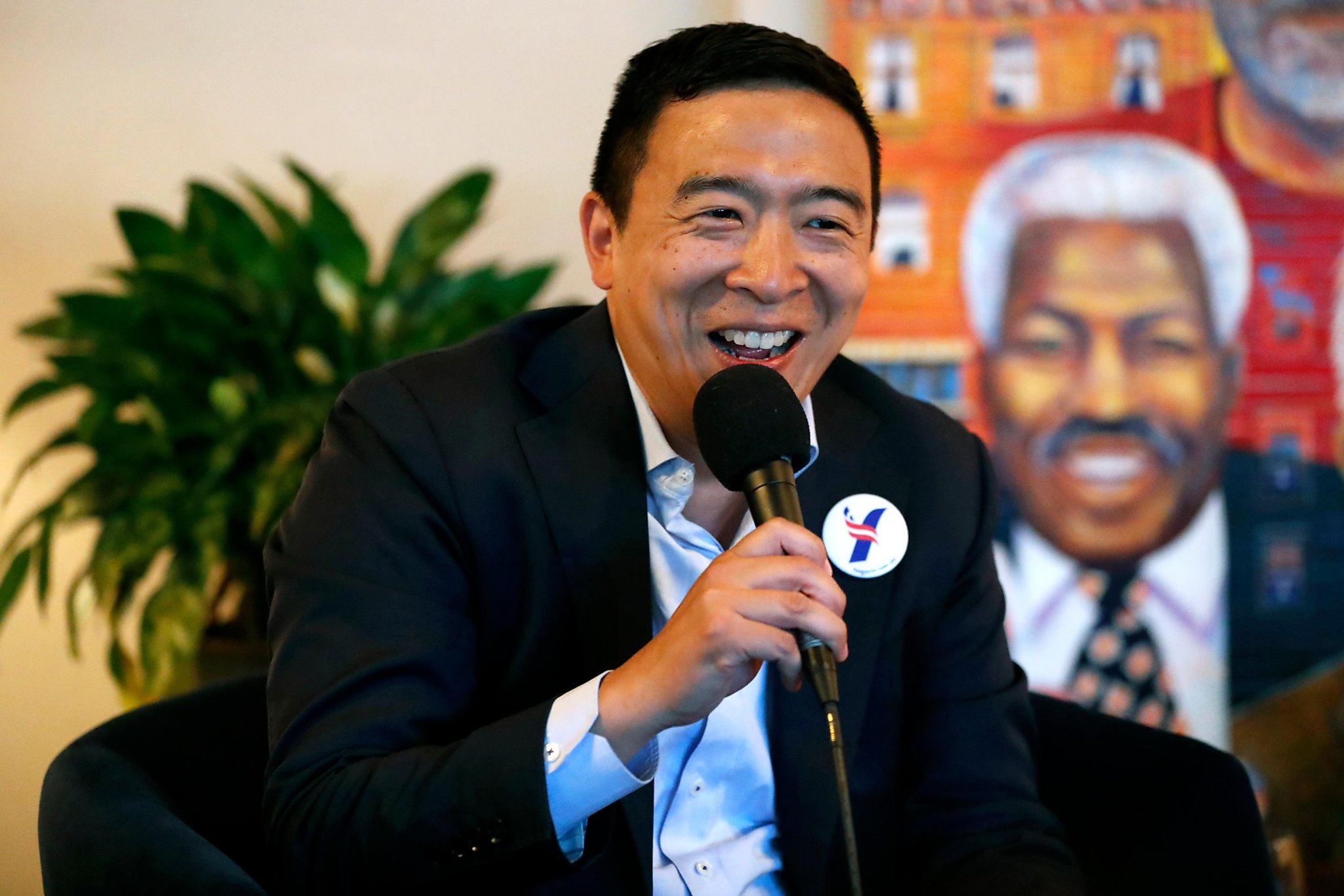 Andrew Yang doing better than many veteran politicians in first White ...