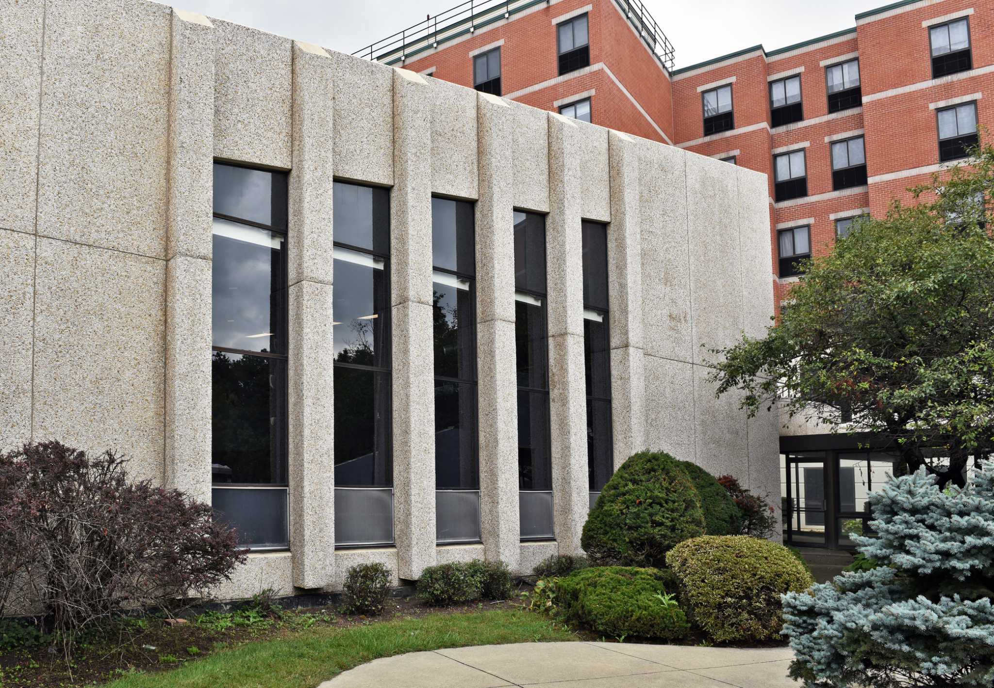 Curtain Call Theatre reopening with Erma Bombeck show