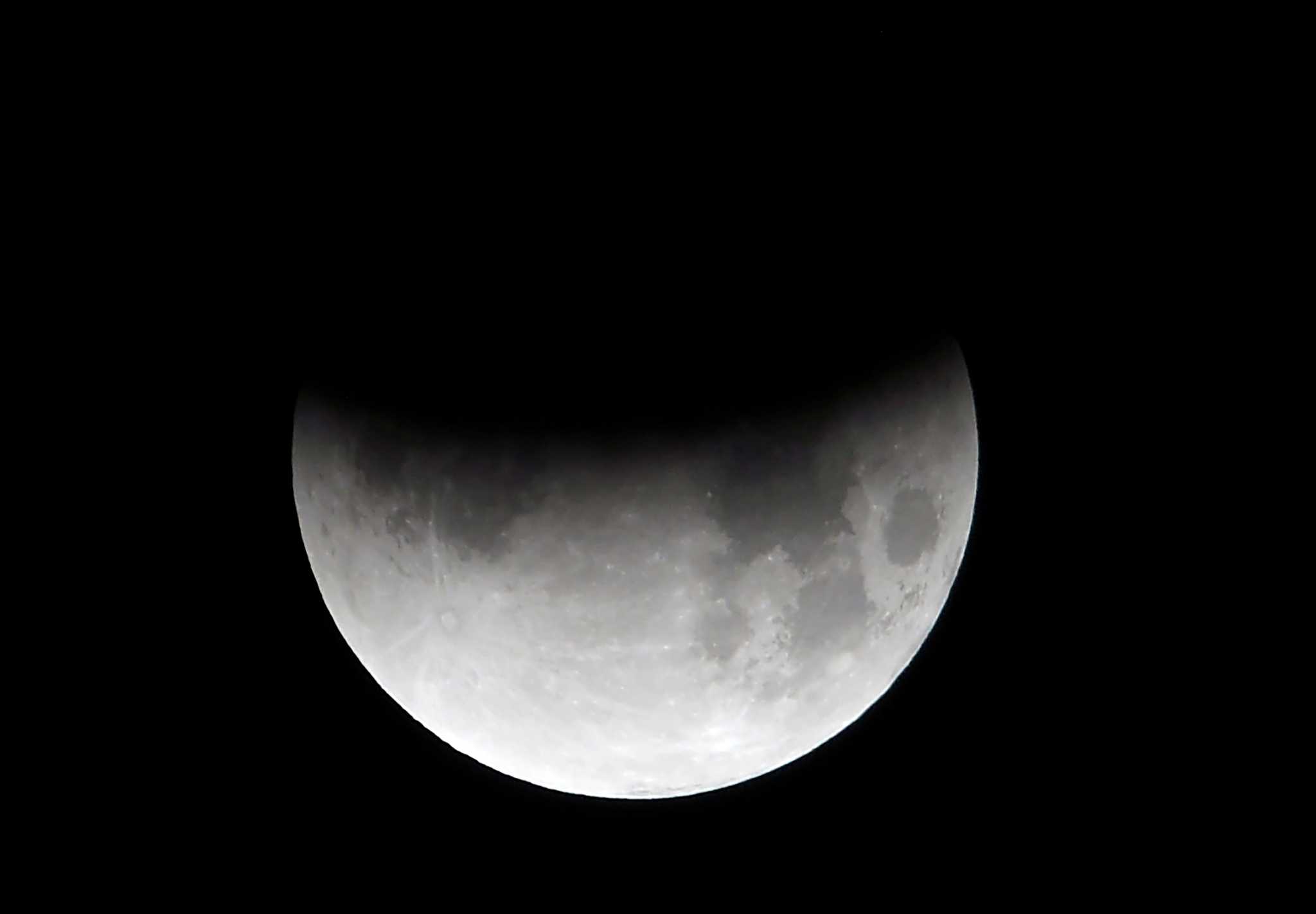 See a lunar eclipse and the 'Beaver Moon' tonight