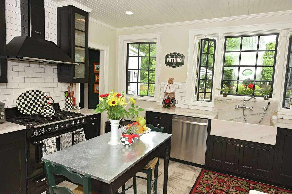 Carriage house is this Saratoga homeowner's dream come true