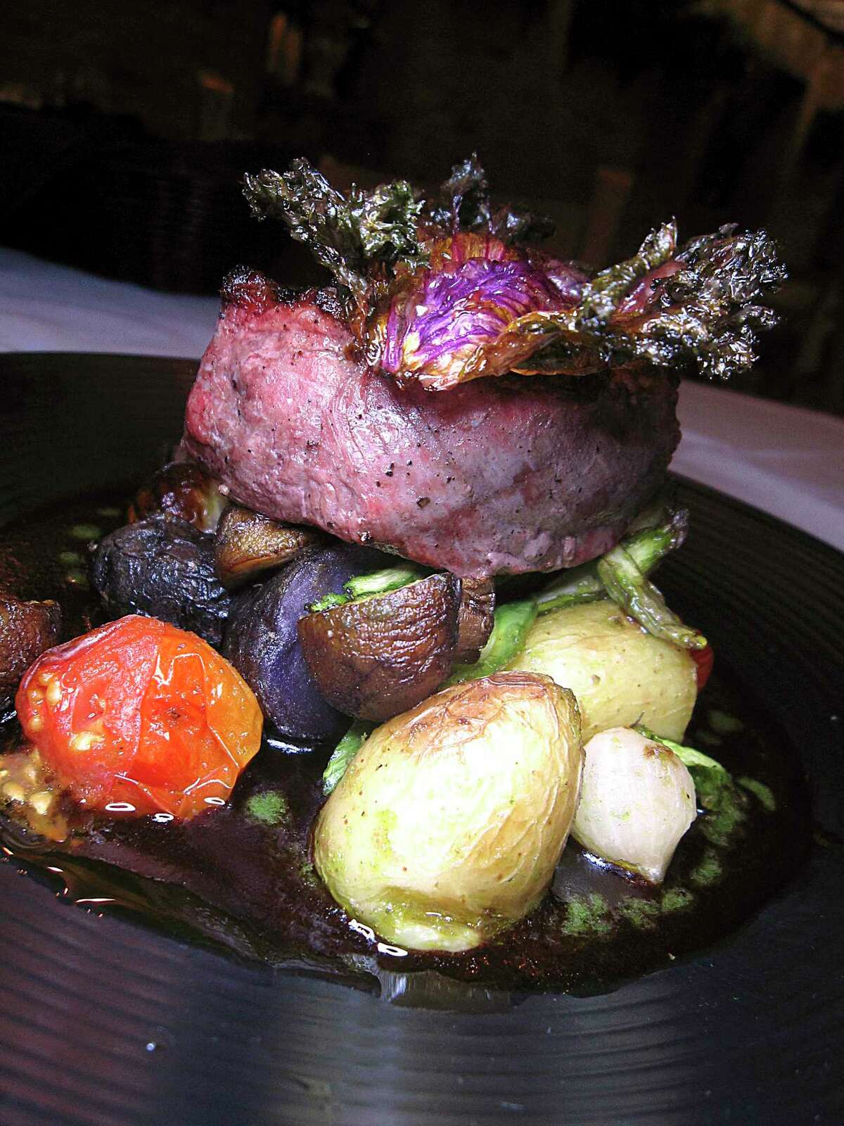 Review: Cappy’s keeps its groove as Alamo Heights’ go-to restaurant