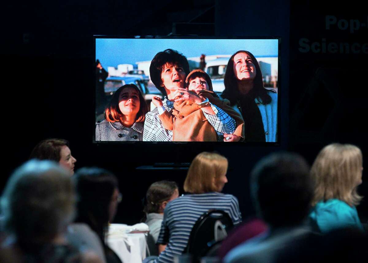 What does your dad do for a living? Apollo children, grandchildren grew ...