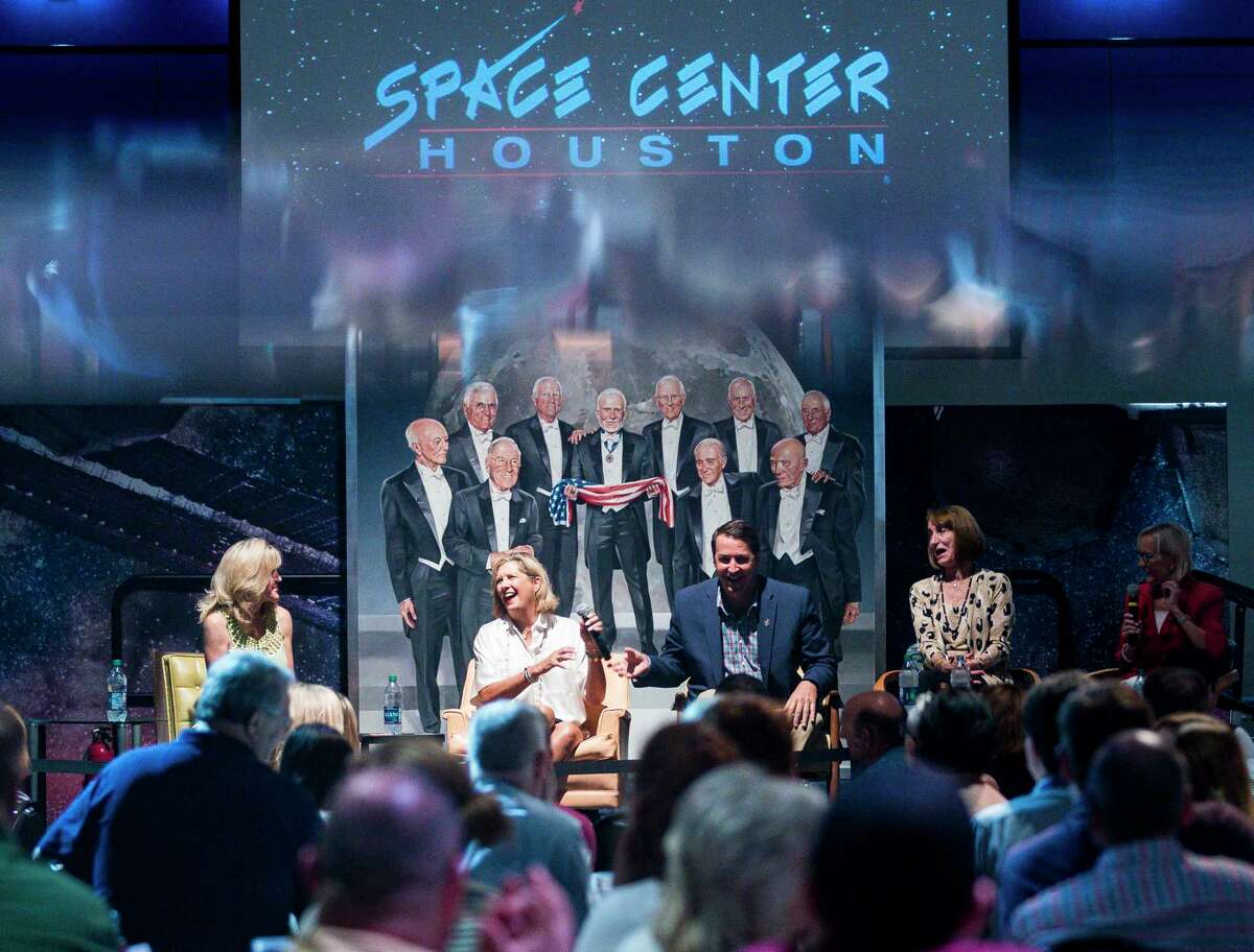 What does your dad do for a living? Apollo children, grandchildren grew ...