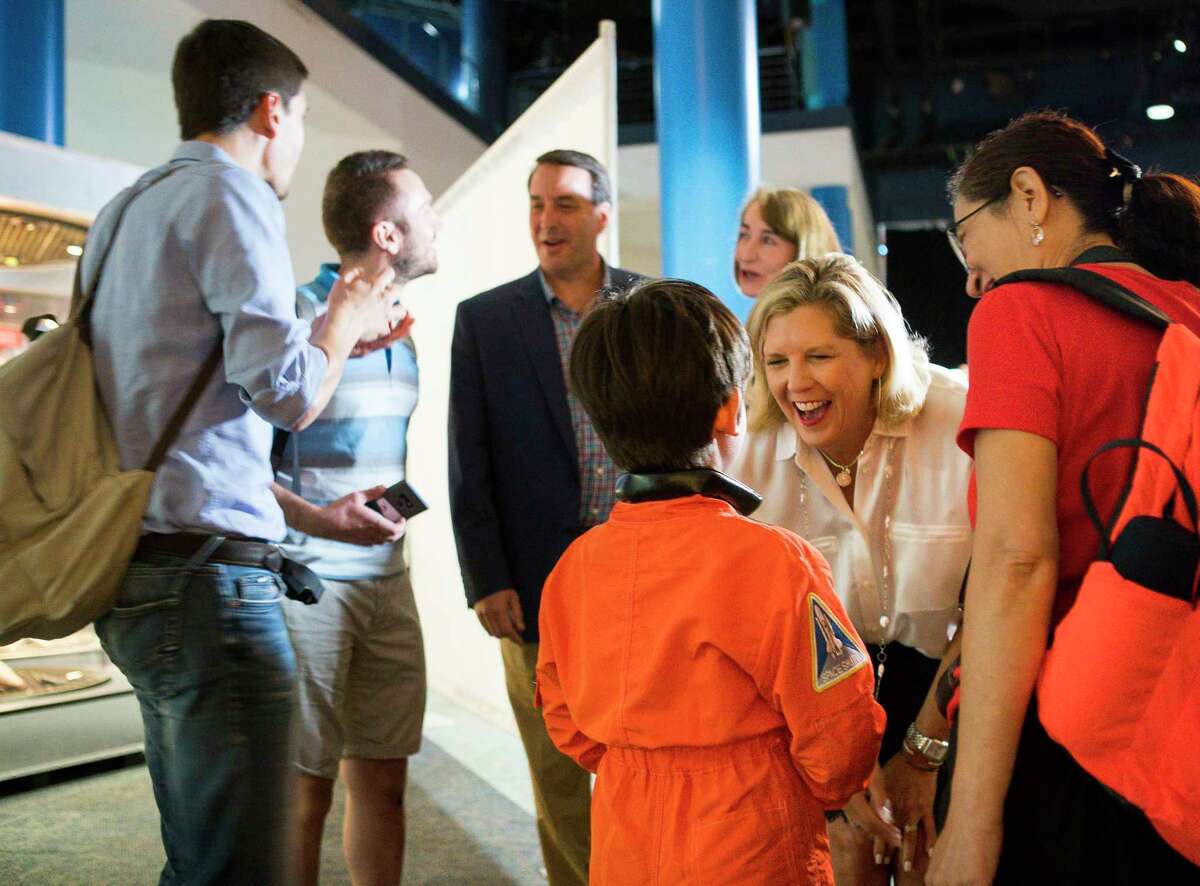 What does your dad do for a living? Apollo children, grandchildren grew ...