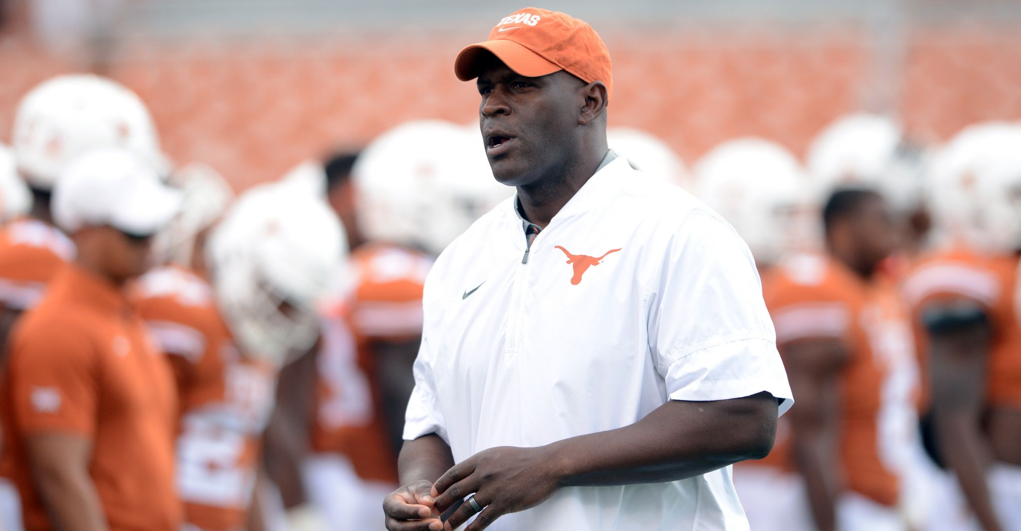 Texas stocks its D-line for 2020