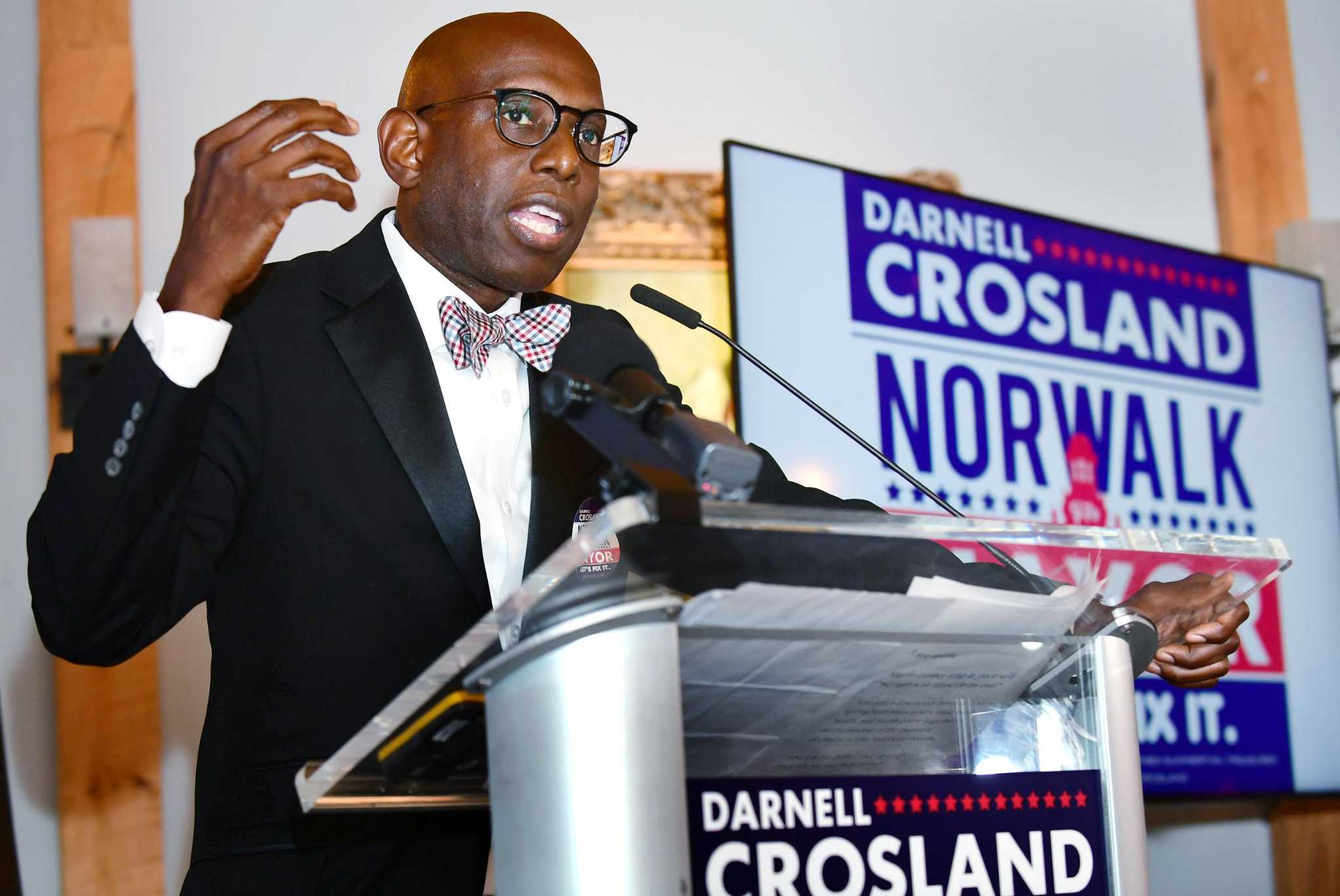 Darnell Crosland brings flair to launch Norwalk mayoral campaign