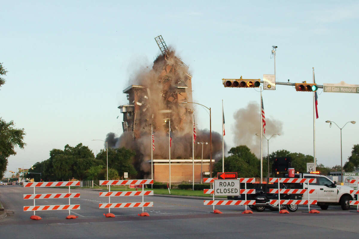 Scenes from the Pasadena First State Bank Building demolition