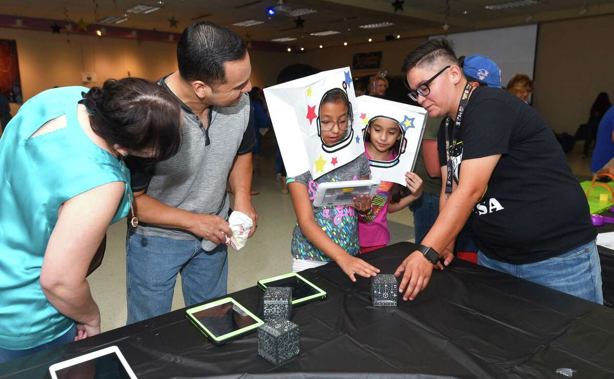 Laredo Public Library honors Apollo 11 anniversary