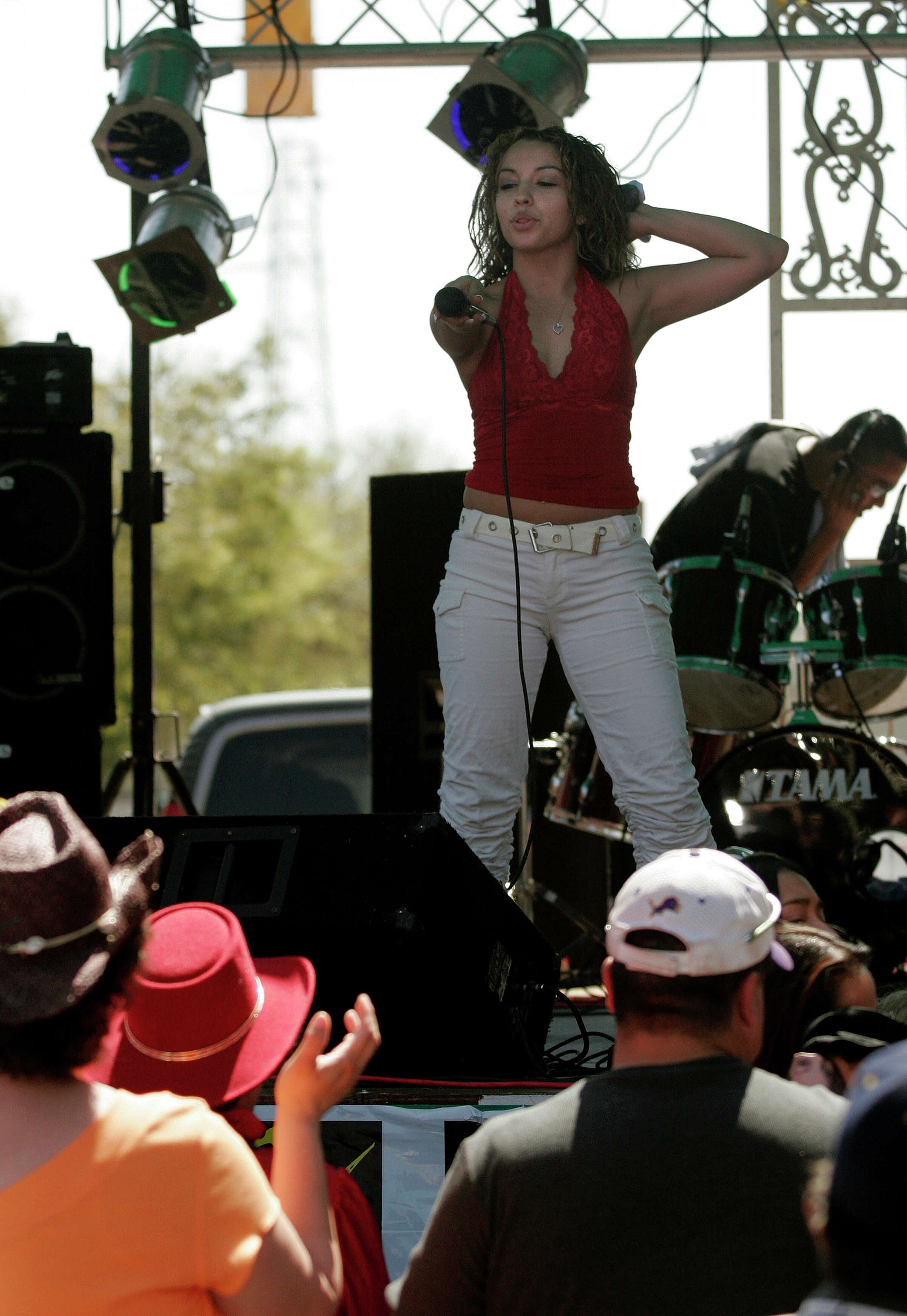 Tejano music fans mourn the loss of Ernestine Romero, Arturo Montes