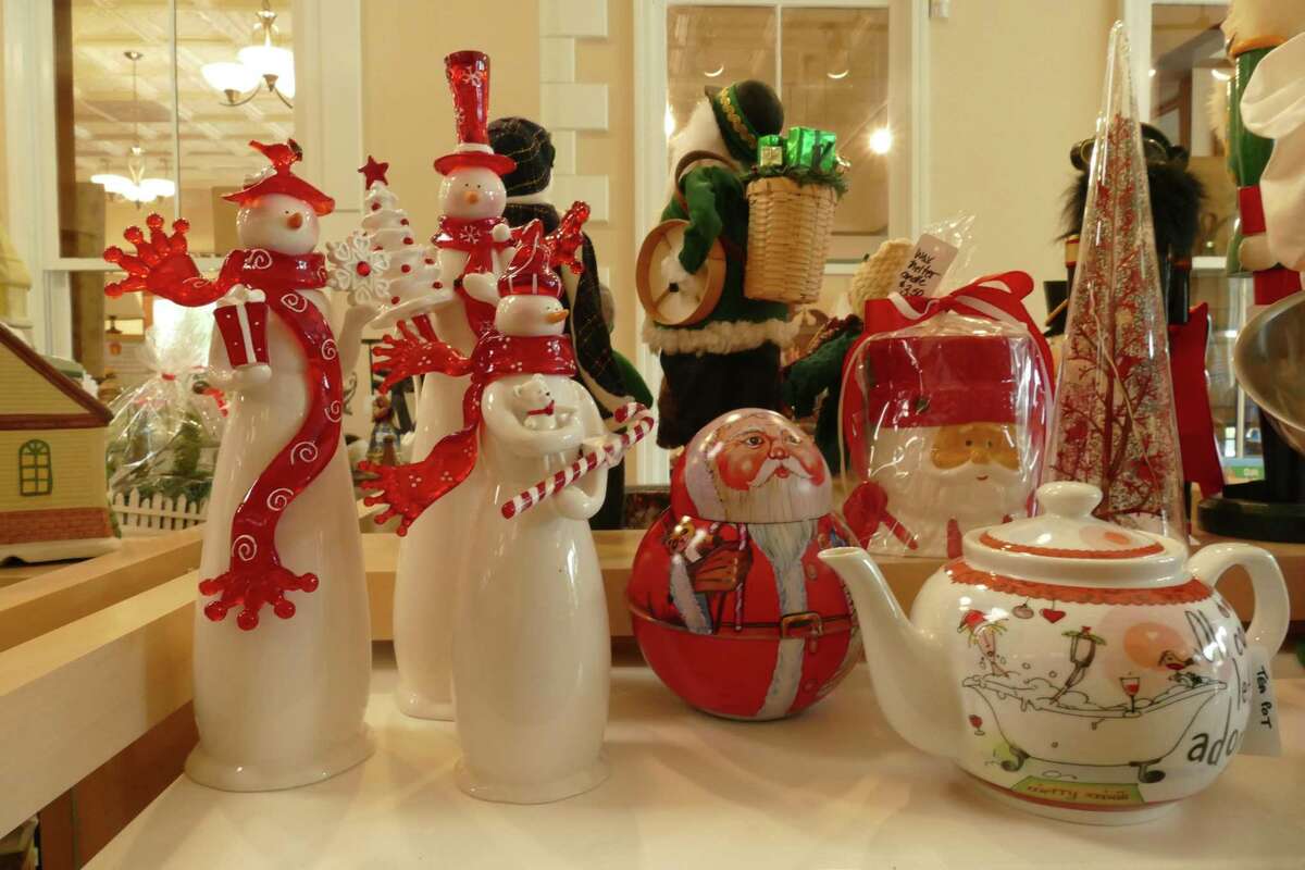 Ridgefield Thrift Shop transforms into a winter wonderland