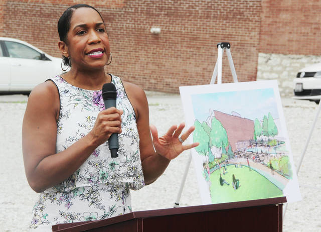 Stanton helps launch Alton park project - Alton Telegraph