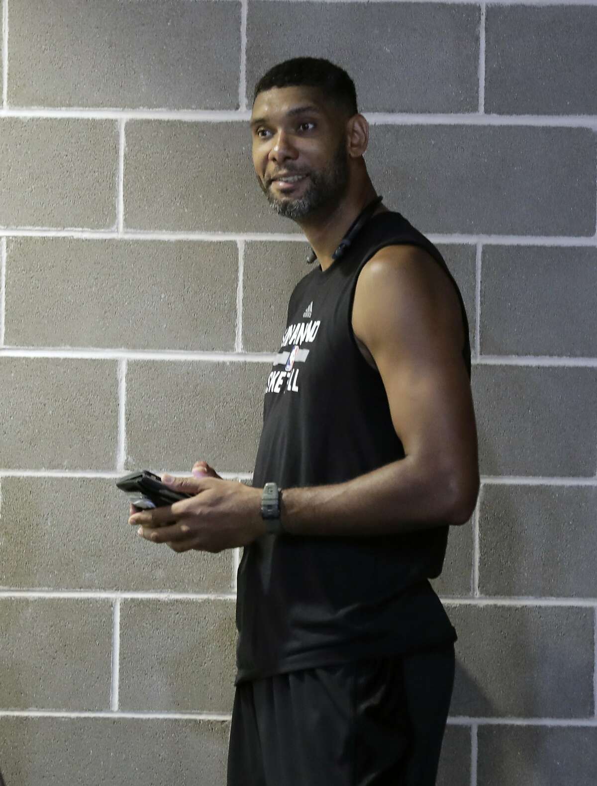 Spurs hire Tim Duncan as assistant coach