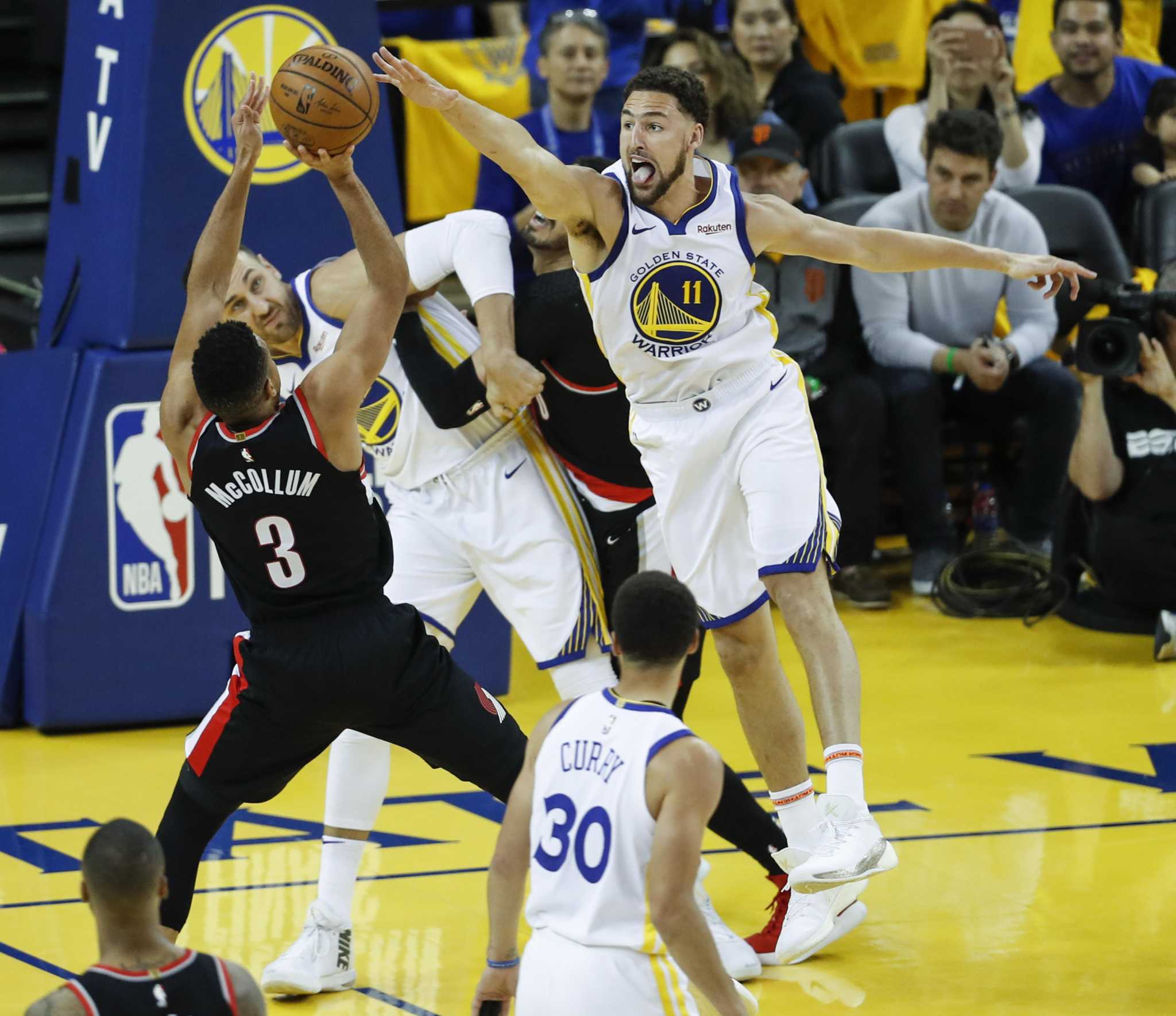 Watch an 8-year-old Klay Thompson meet Michael Jordan and Scottie Pippen