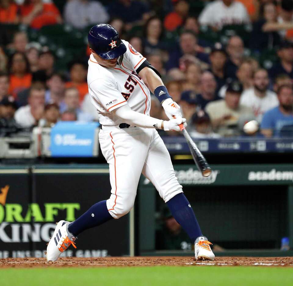 Astros give dominating performance in win over A's