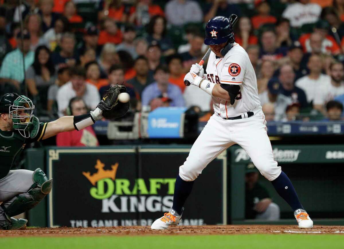 Astros give dominating performance in win over A's