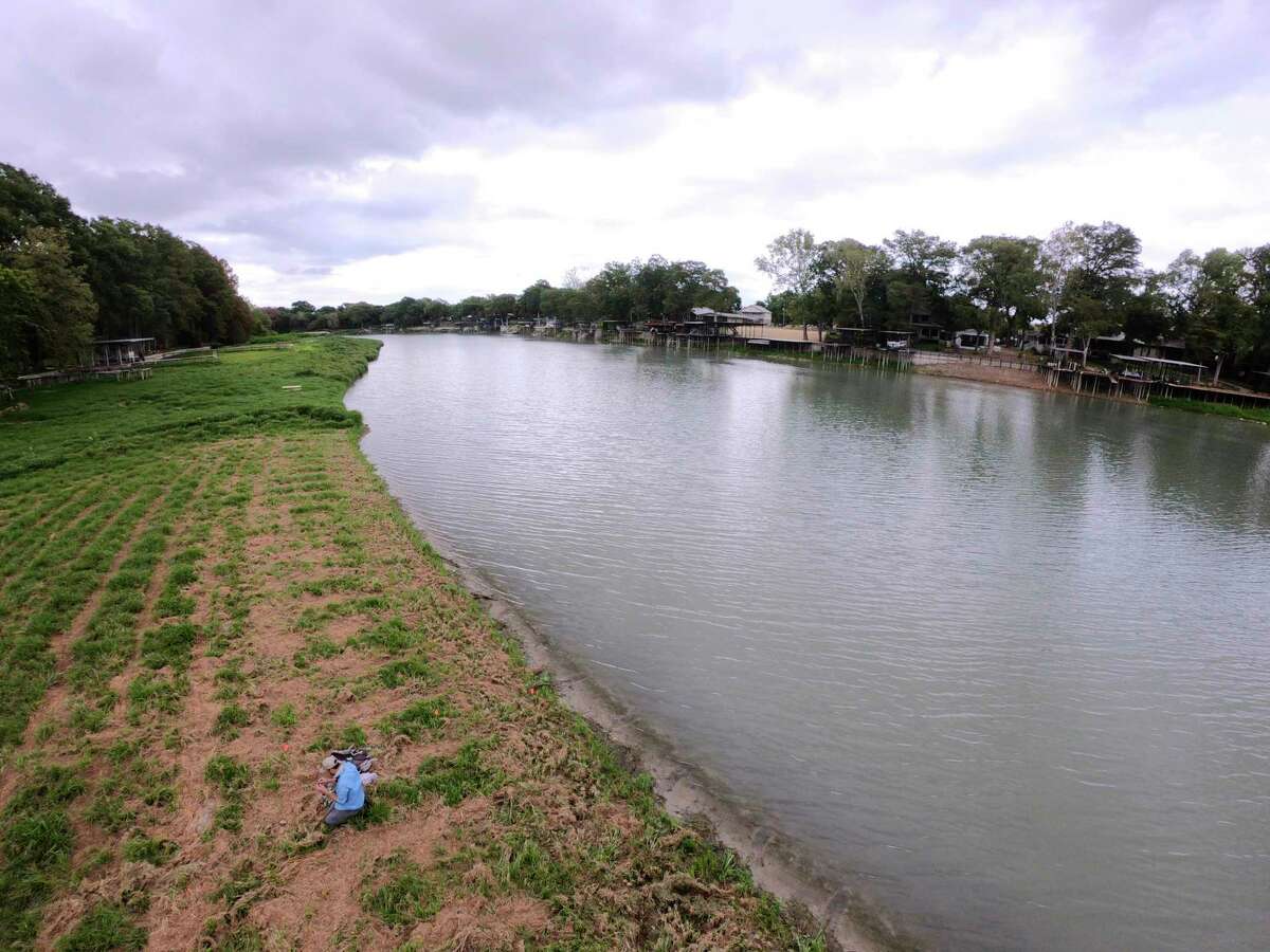 After Lake Dunlap’s dam partially collapsed, researchers count ...