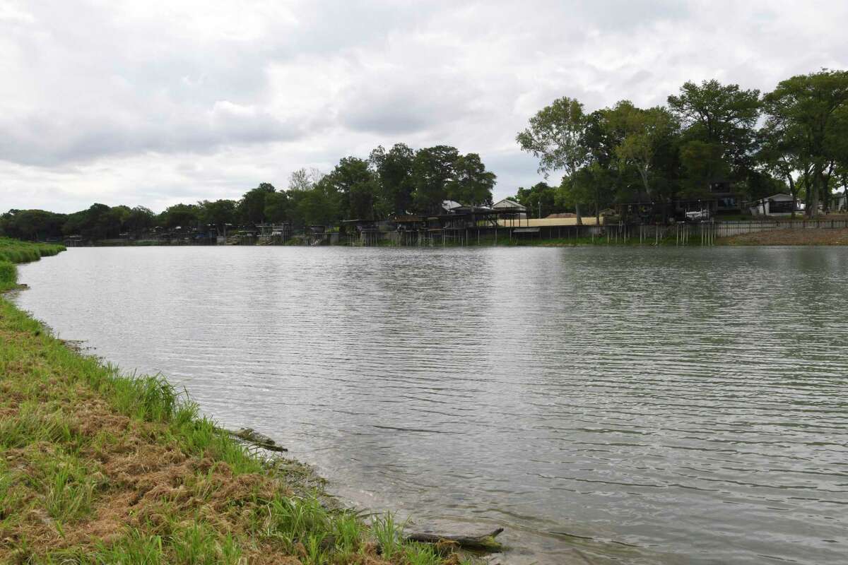 After Lake Dunlap’s dam partially collapsed, researchers count ...