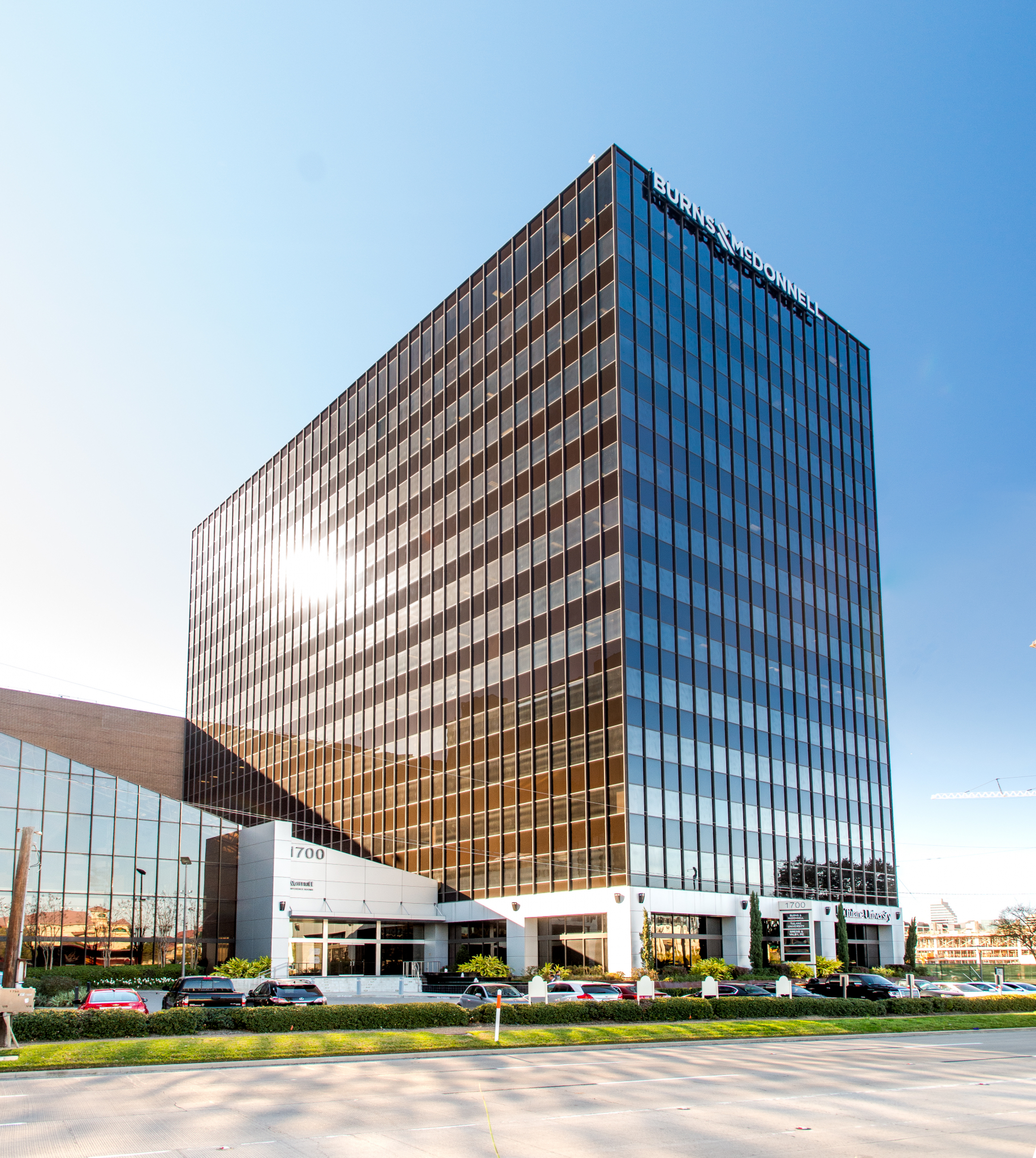 Burns & McDonnell expands lease, plans to add 300 Houston jobs
