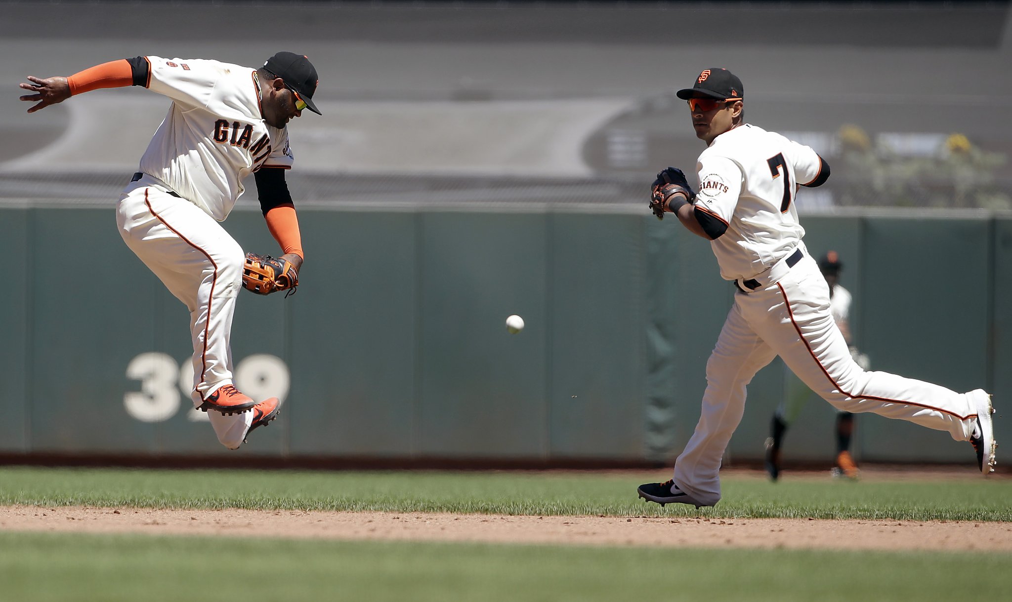 Giants leave SF with uncertain future after losing homestand finale to Cubs