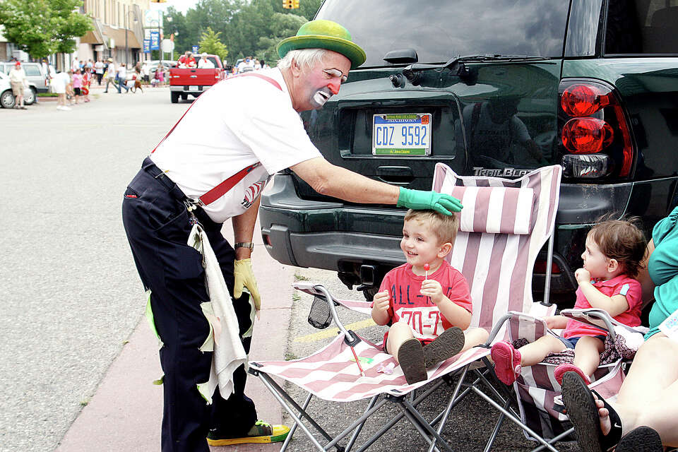 Michigan's "Dynamite the Clown" remembered after dying at 92