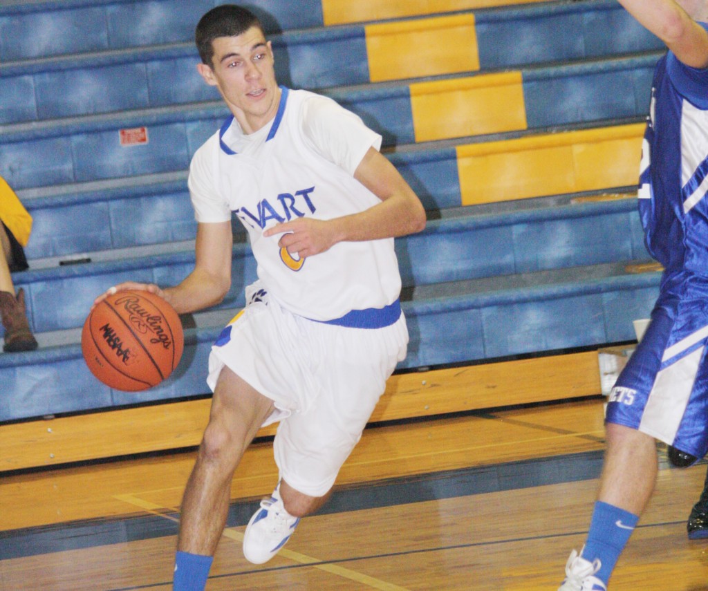 Evart boys basketball improves to 2-0