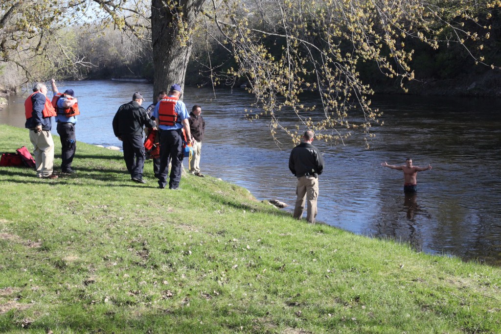 Man who jumped into river to evade police charged with obstruction