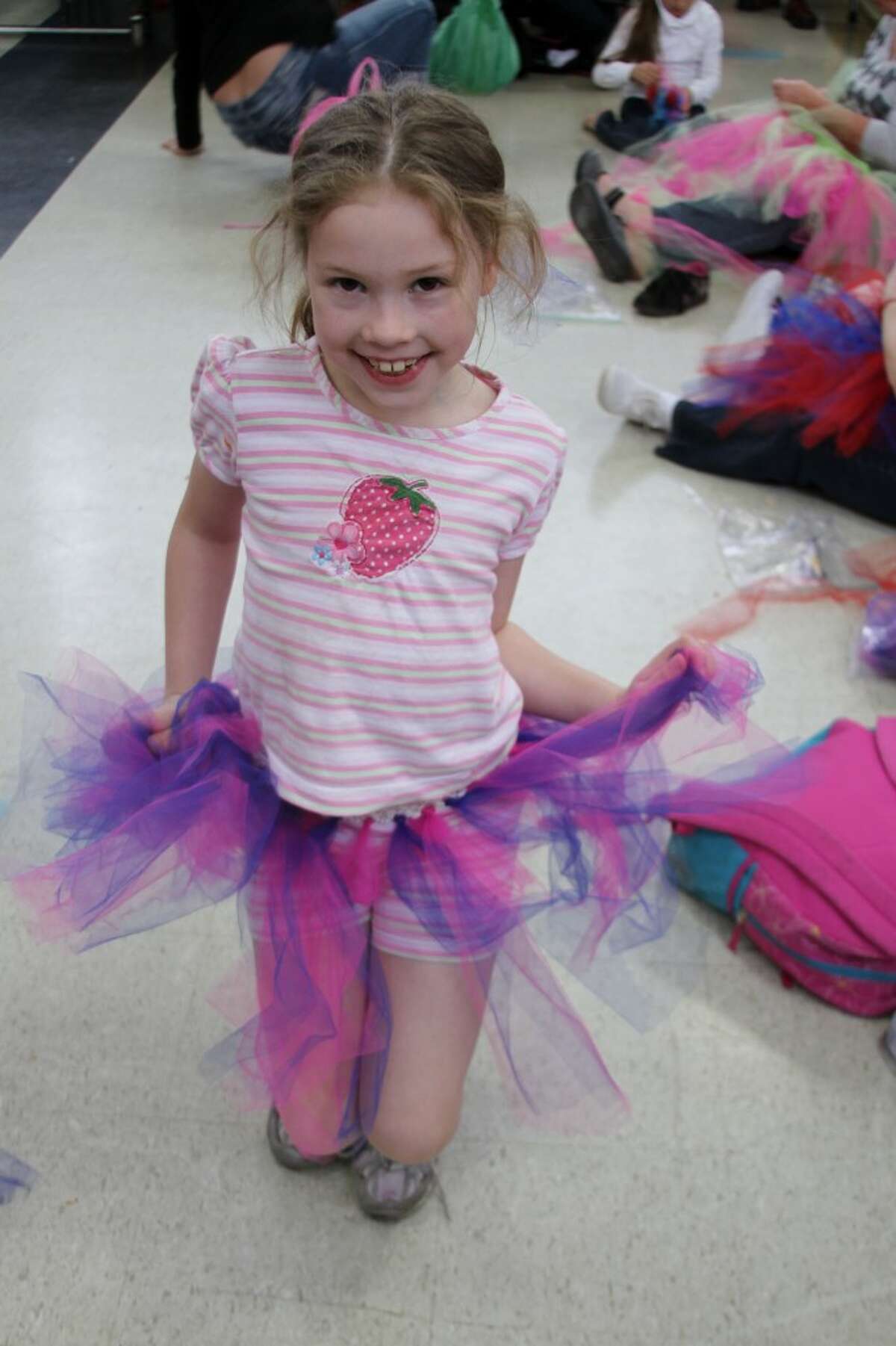 Brookside paraprofessional outfits students in tutus