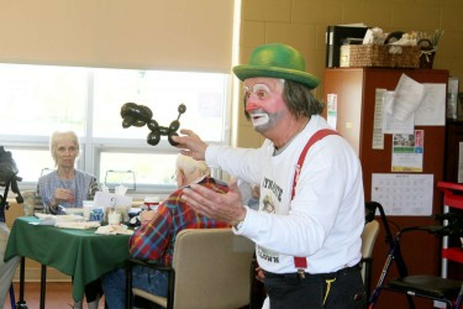 Michigan's "Dynamite the Clown" remembered after dying at 92