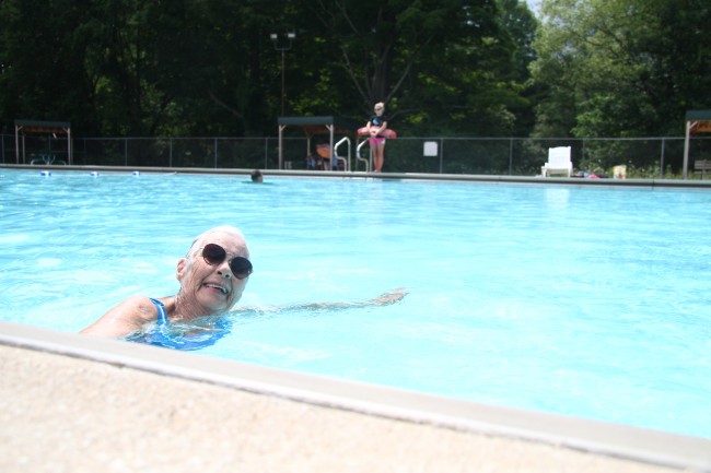 Community pool prepares to close for season