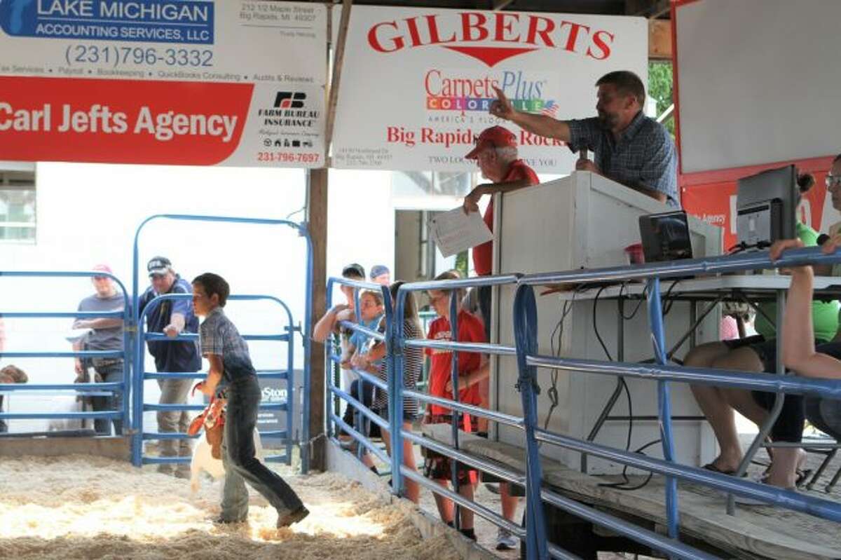 Community gathers for 25th Annual United Way Auction