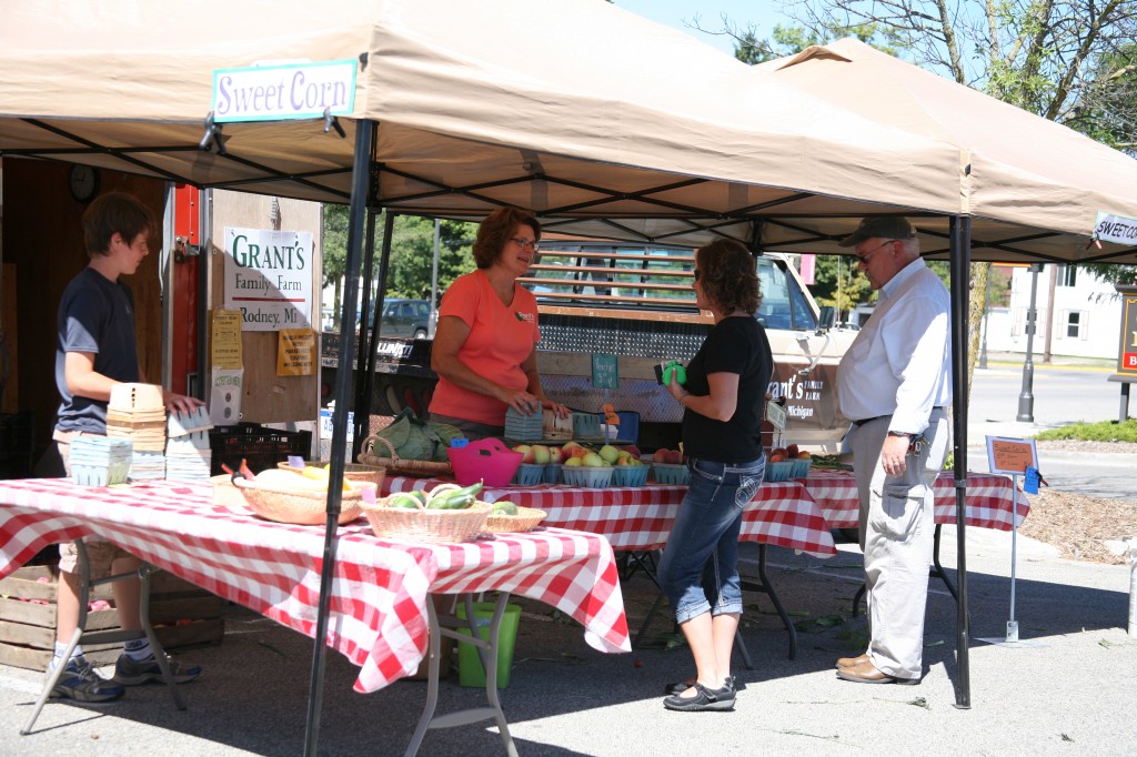 Double Up Food Bucks draws more customers, vendors to farmers market