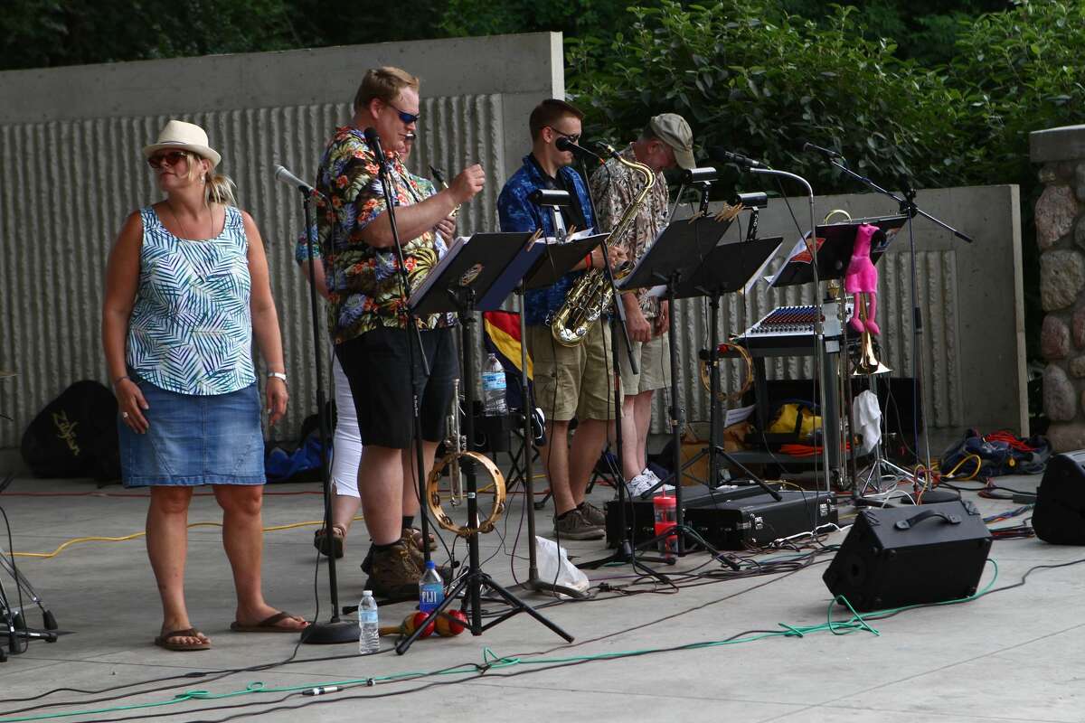Key West Permafrost Blues Band gets audience dancing at free concert