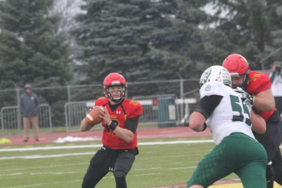 Travis Russell gets job done in emergency situation for Ferris State ...