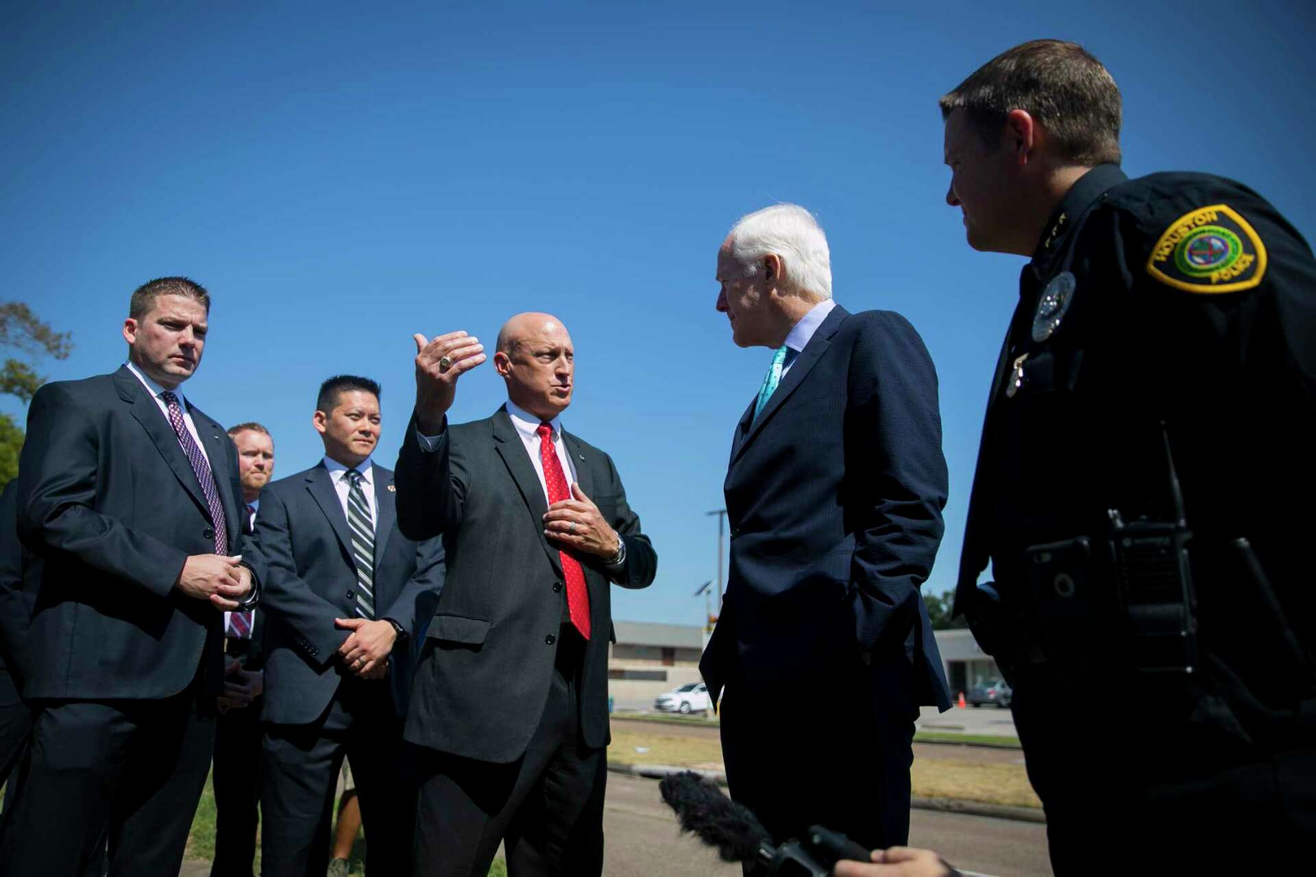 Houston FBI agents who rescued 150 people awarded for “extraordinary ...