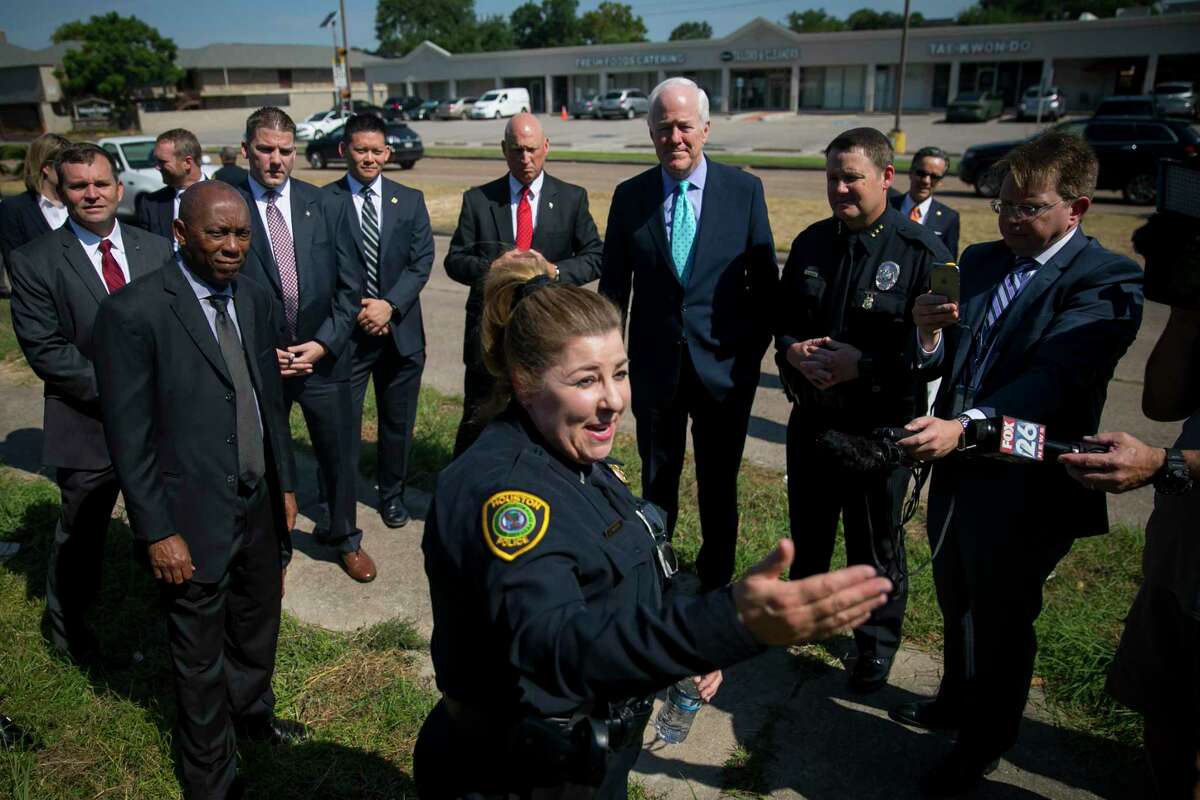 Houston FBI agents who rescued 150 people awarded for “extraordinary ...