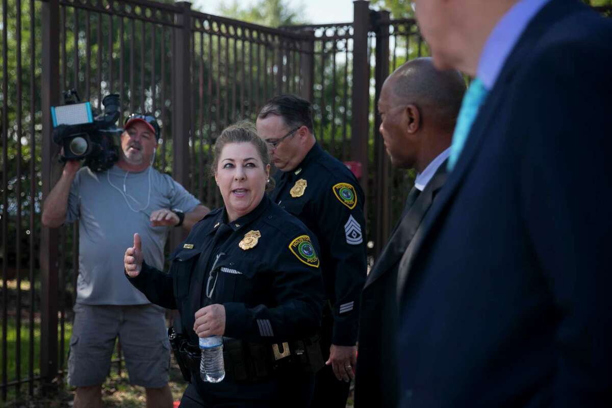 Houston FBI agents who rescued 150 people awarded for “extraordinary ...