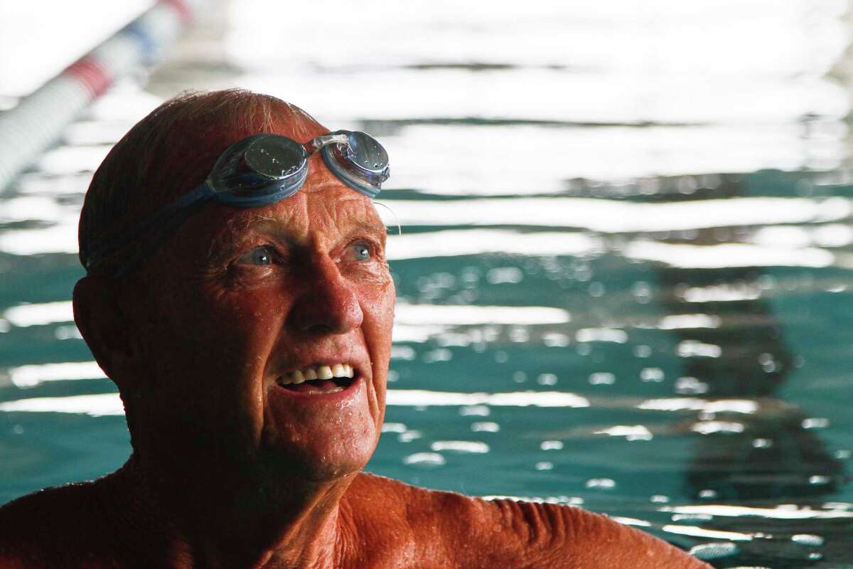 Legendary Houston swimmer Graham Johnston dead at 88