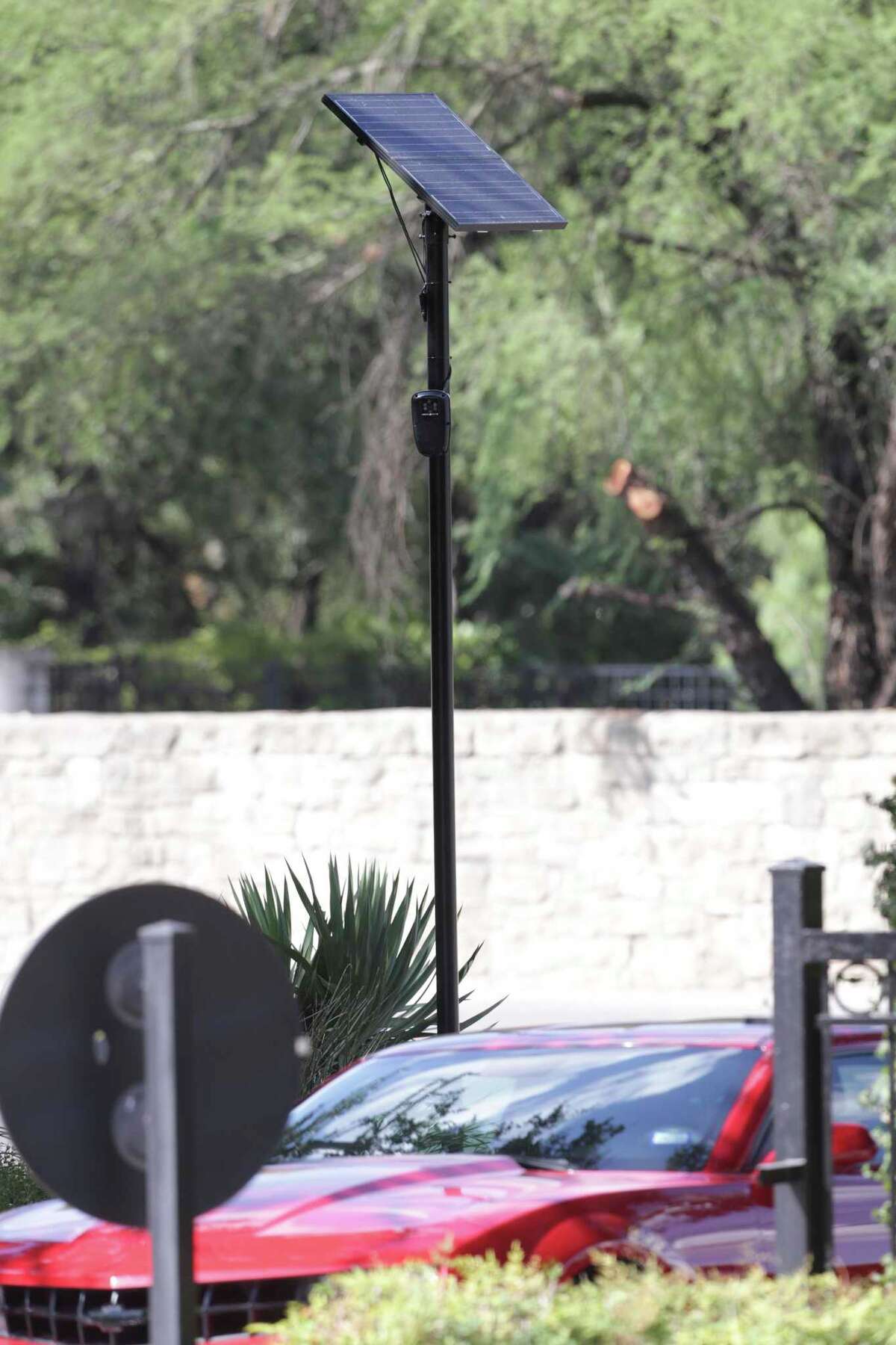 San Antonio neighborhoods look to license plate readers to stop crime
