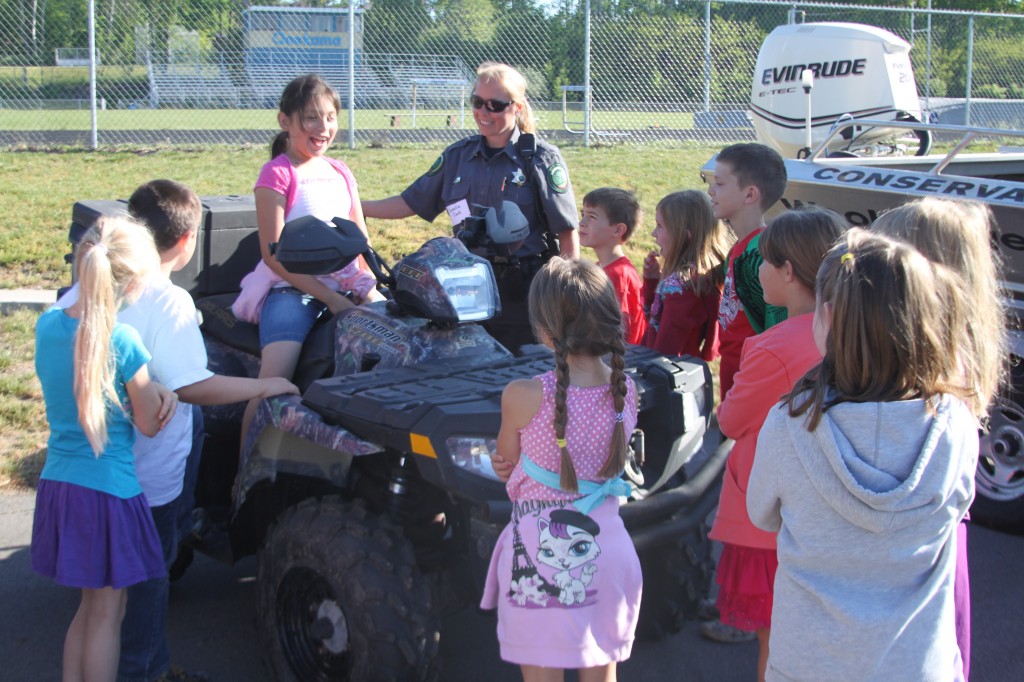 Onekama Elementary students get up close view of safety vehicles