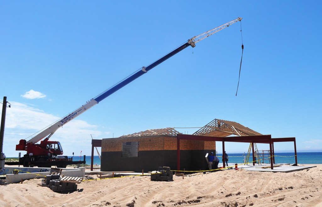 Beach shelter roof installed
